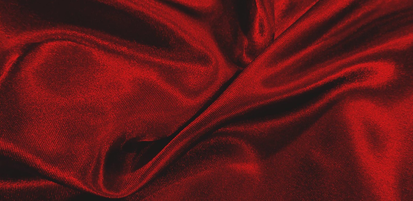 Passionate Flames: 10 Gift Ideas for Red Color Enthusiasts - Help.gifts